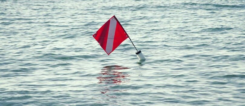Banderas de buceo: qué son, para que sirven y obligatoriedad